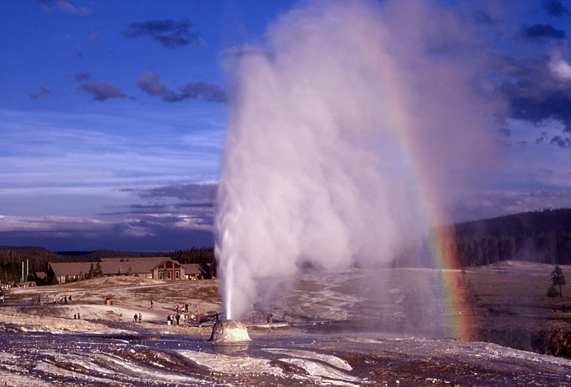 Beehive Geyser | Natural Atlas