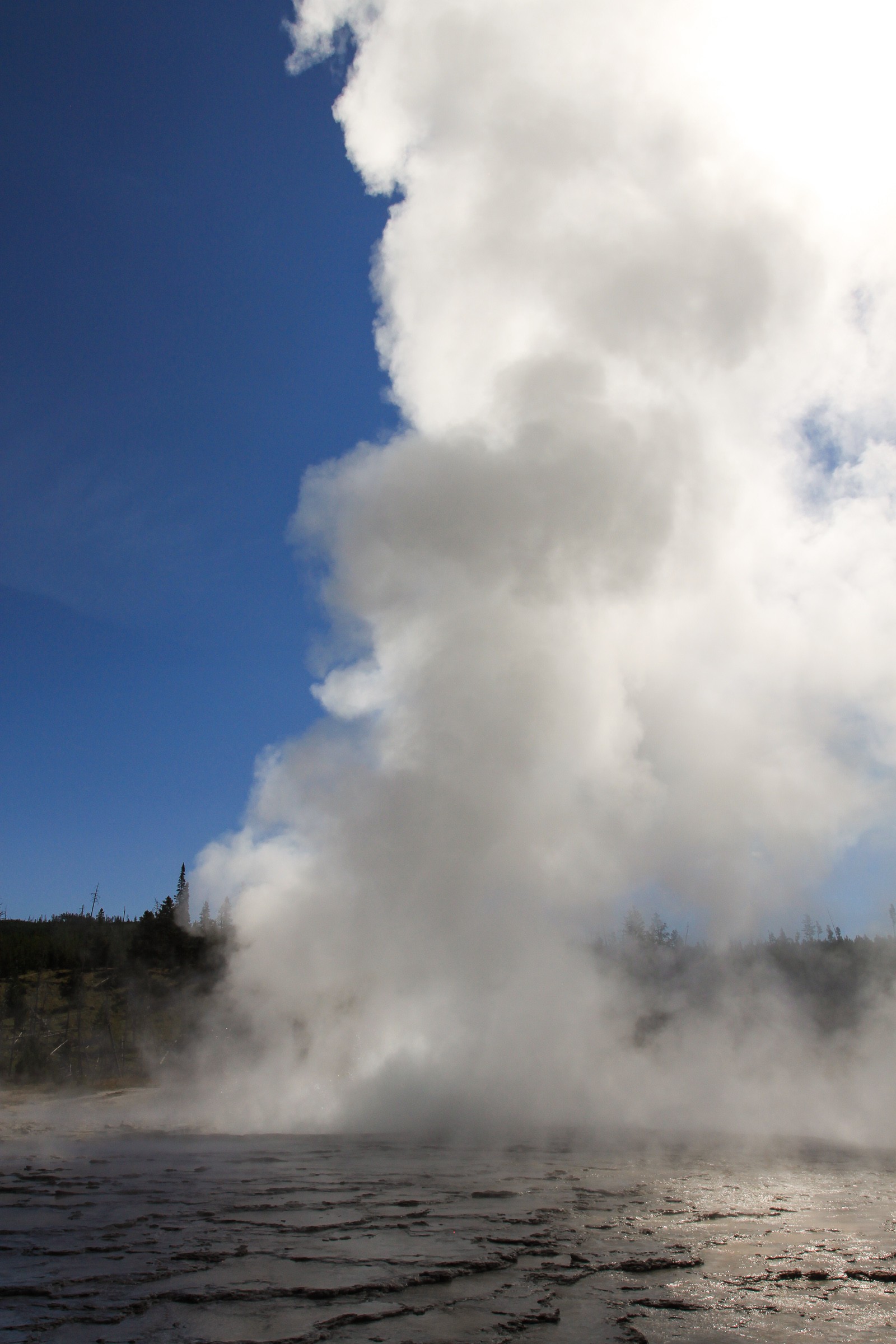 Oblong Geyser | Natural Atlas