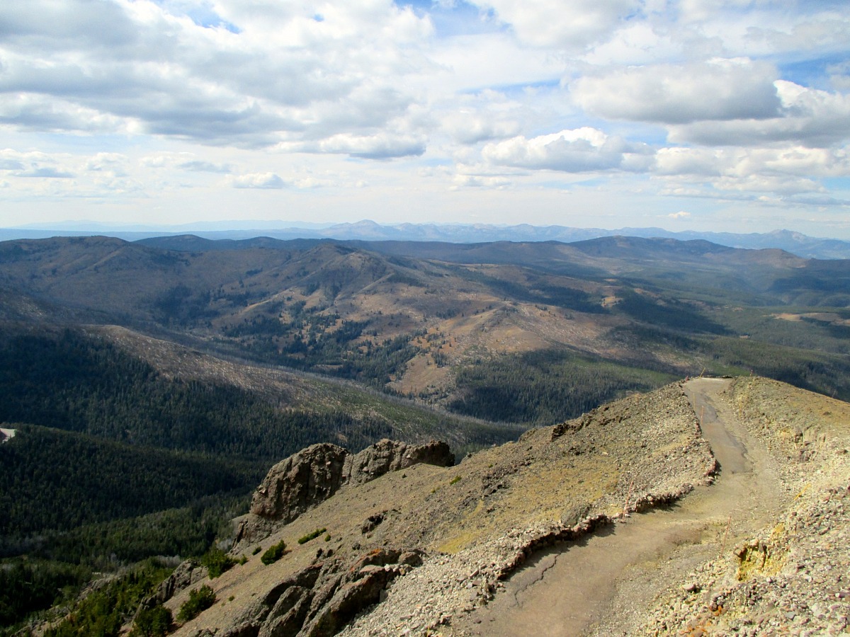 Dunraven Pass Trailhead | Natural Atlas