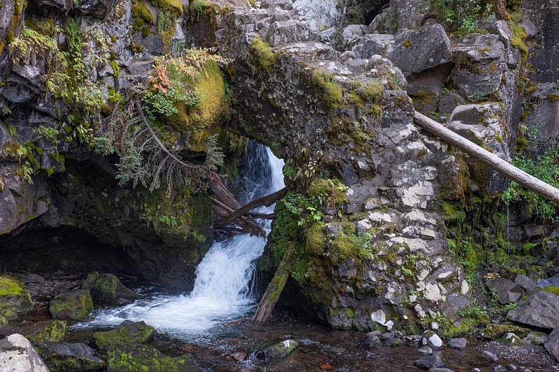 Arch Falls Natural Bridge | Natural Atlas