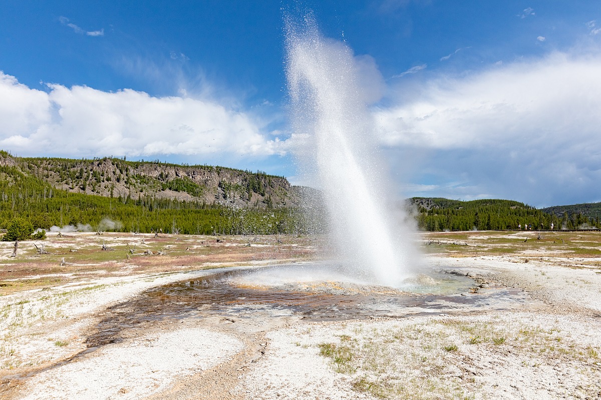Jewel Geyser | Natural Atlas